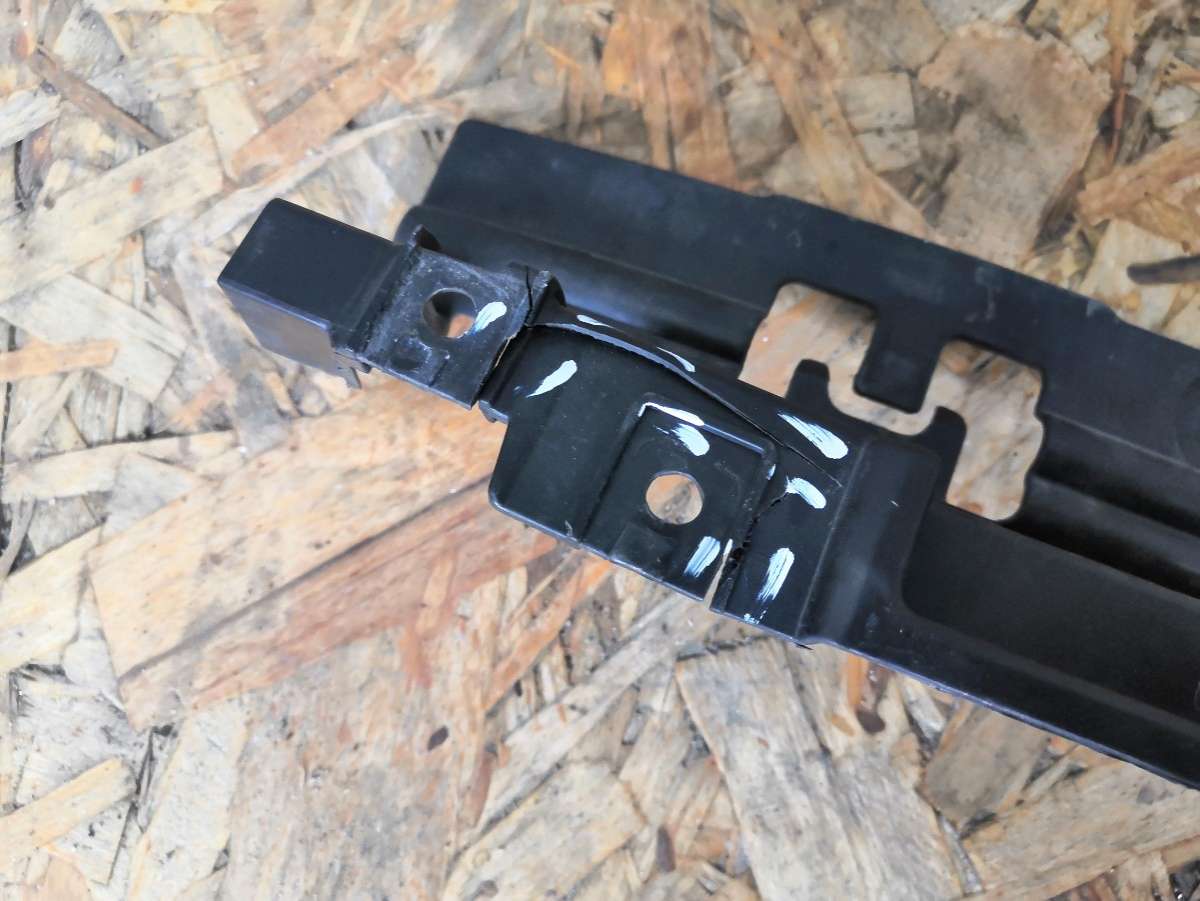 Кронштейн переднего бампера левый бу для BMW 5 G30 0000