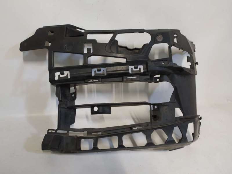 Кронштейн переднего бампера левый бу для BMW 5 G30 0000